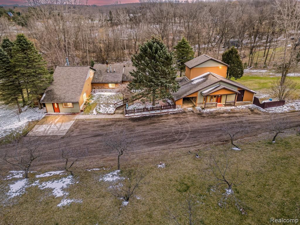 13189 Oyster Lake Rd, Holly, MI 48442 - See Est. Value, Schools & More