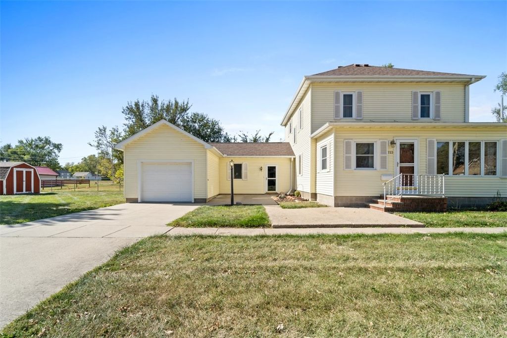 723 4th St, Perry, IA 50220 - See Est. Value, Schools & More