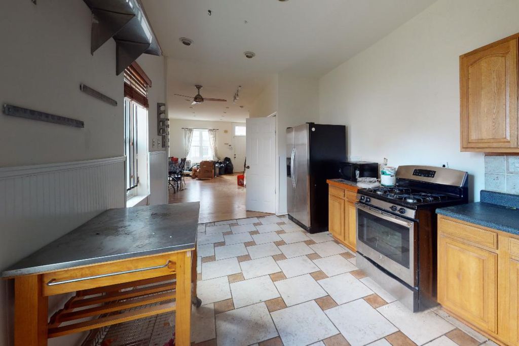 1809 W Thompson St, Philadelphia, PA 19121 | Trulia