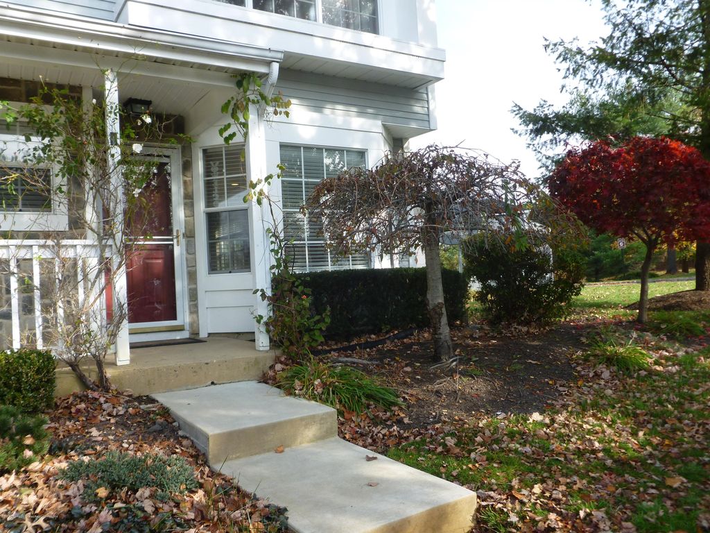 1 Main Braid Ct, Tinton Falls, NJ 07753 - See Est. Value, Schools & More