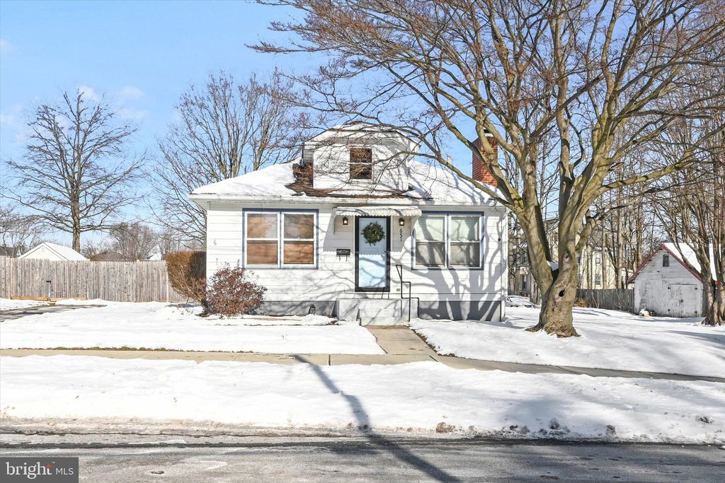 651 Broad St, Oxford, PA 19363 - See Est. Value, Schools & More