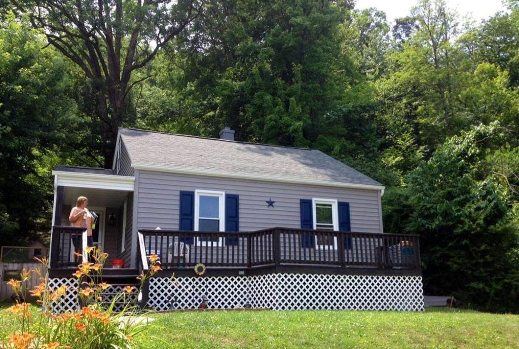514 Chalybeate Ave Iron Gate VA 2 Bed 1 Bath Single Family Home 514-chalybeate-ave-iron-gate-va-2-bed-1-bath-single-family-home