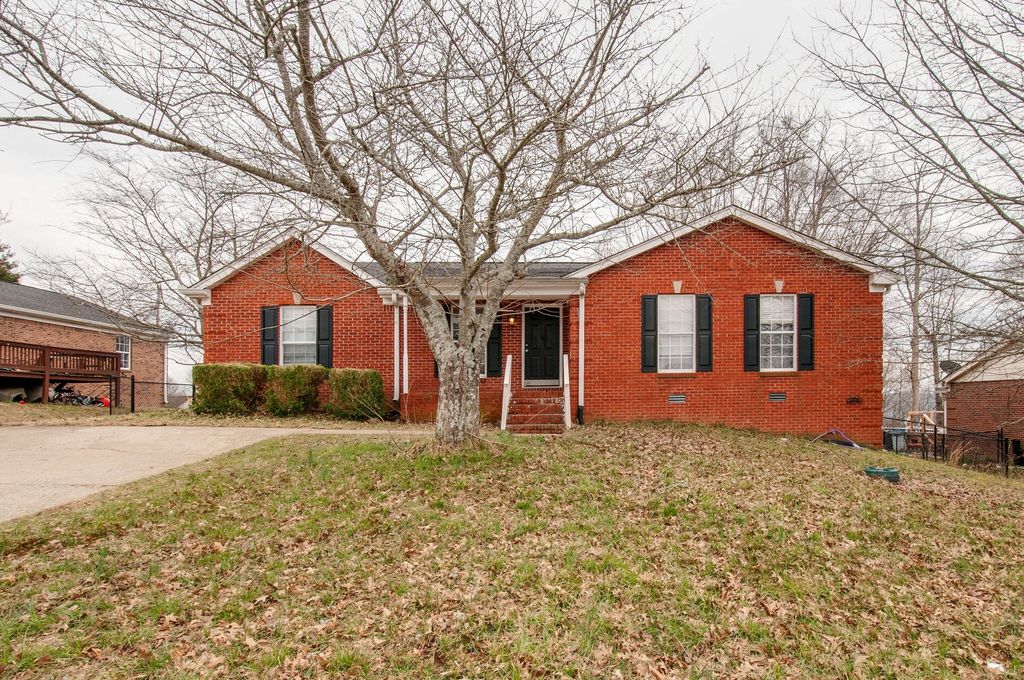 308 Eisenhower Dr, Ashland City, TN 37015 - See Est. Value, Schools & More