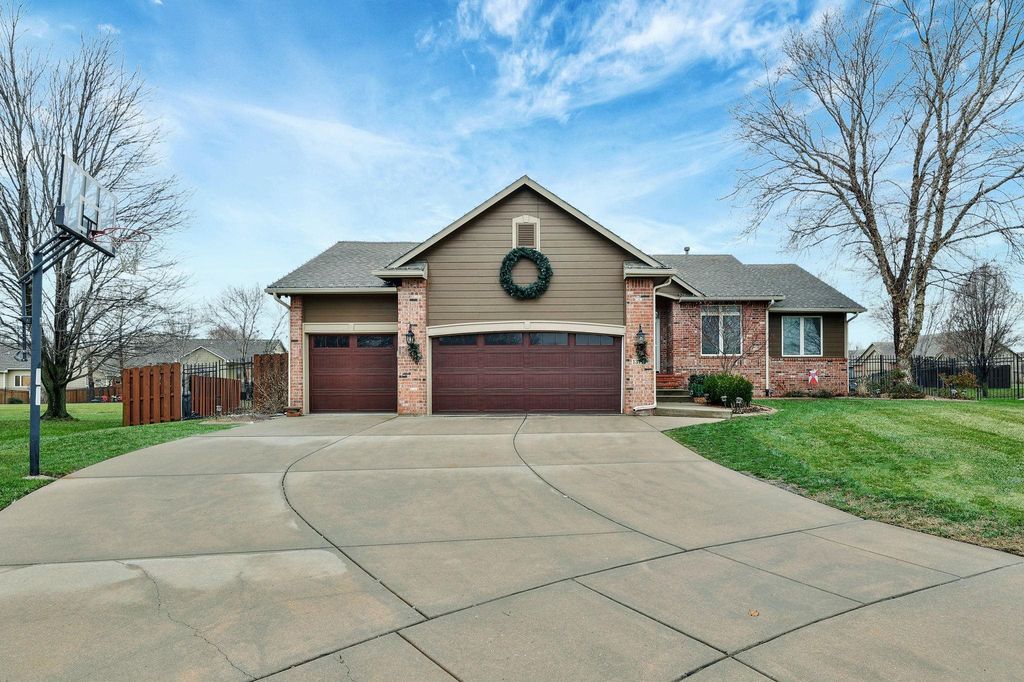 13719 W Highland Springs Ct, Wichita, KS 67235 - See Est. Value ...