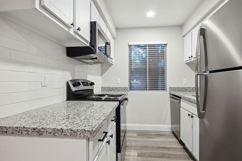 3030 Elmside Dr #114E, Houston, TX 77042 - See Est. Value, Schools & More