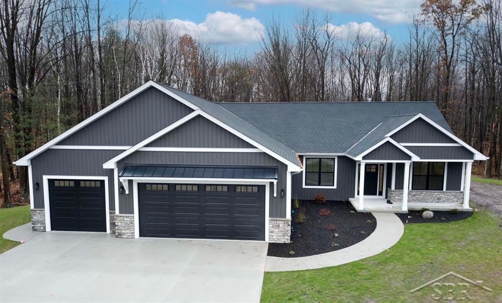 3555 E Douglas Dr, Midland, MI 48642 - See Est. Value, Schools & More