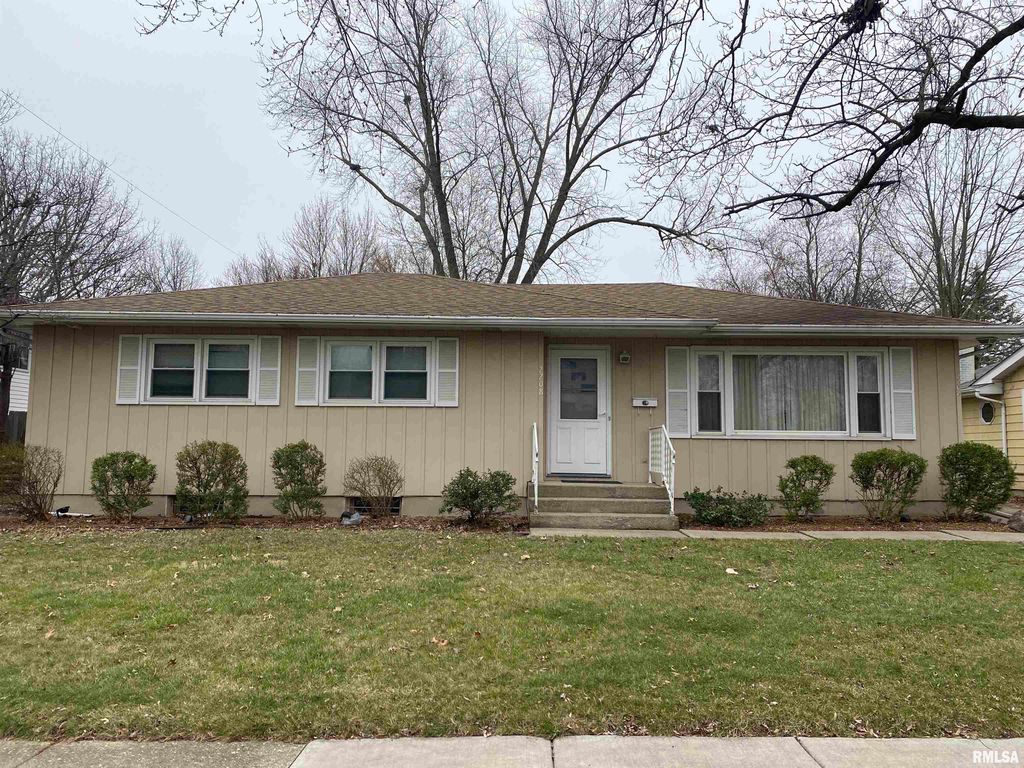 2208 W Lawrence Ave, Springfield, IL 62704 - See Est. Value, Schools & More