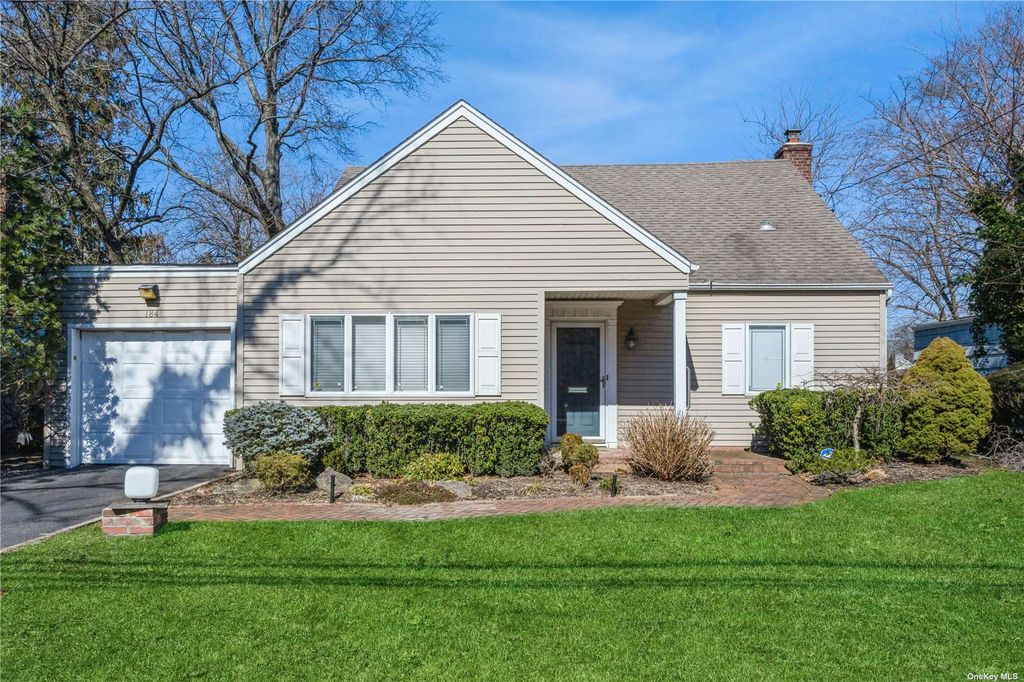 184 E Rockaway Road, Hewlett, NY 11557 - See Est. Value, Schools & More