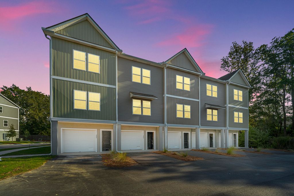 400 Gravy Train St, Charleston, SC 29414 | MLS# 25026990 | Trulia