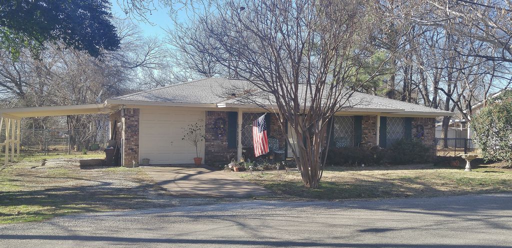 502 S Magnolia St, Aubrey, TX 76227 - See Est. Value, Schools & More
