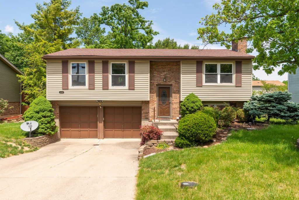 12088 Hazelhurst Ln, Cincinnati, OH 45240 - See Est. Value, Schools & More