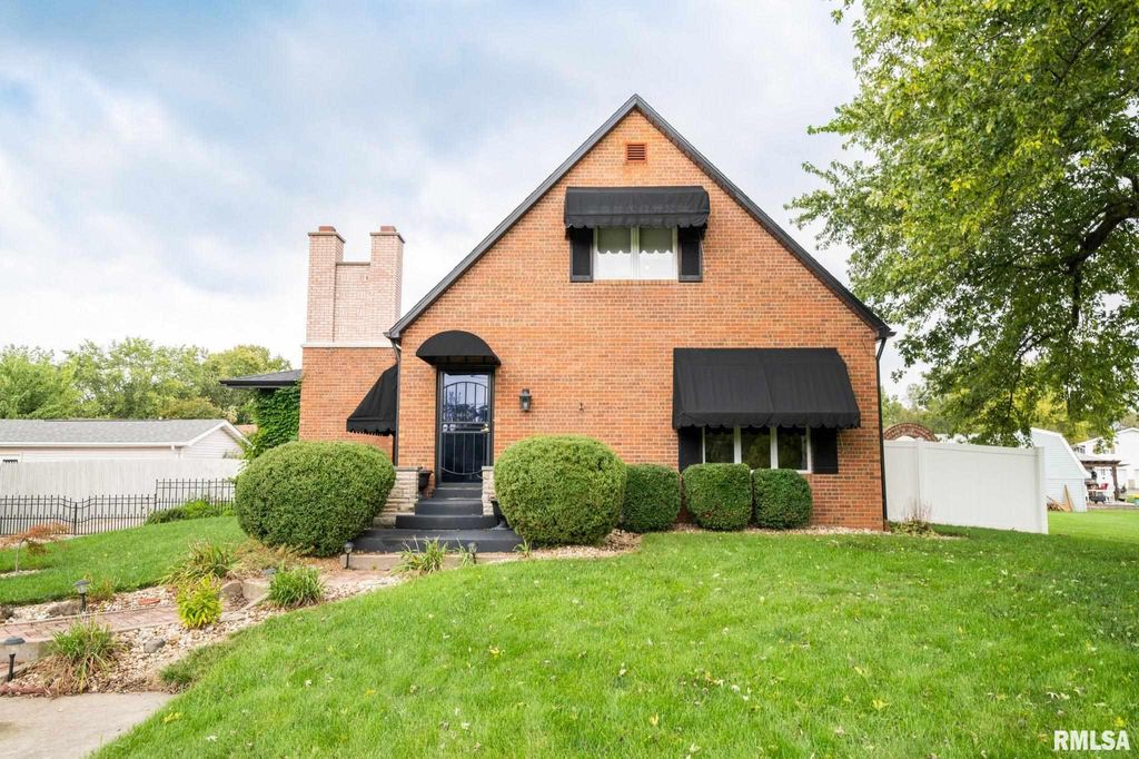 2701 Springfield Rd, East Peoria, IL 61611 | Trulia