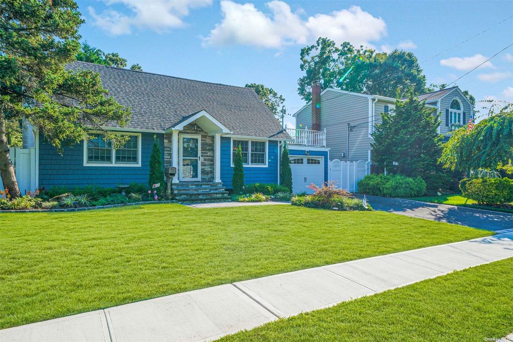 6 Tyrconnell Avenue, Massapequa Park, NY 11762 | Trulia