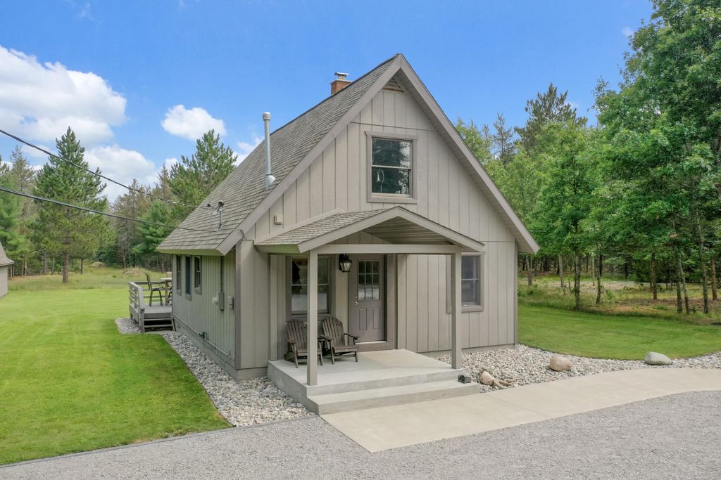 2195 E Pioneer Rd, Roscommon, MI 48653 - See Est. Value, Schools & More