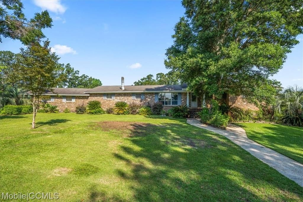 4100 Lake Cir S, Mobile, AL 36693 - See Est. Value, Schools & More
