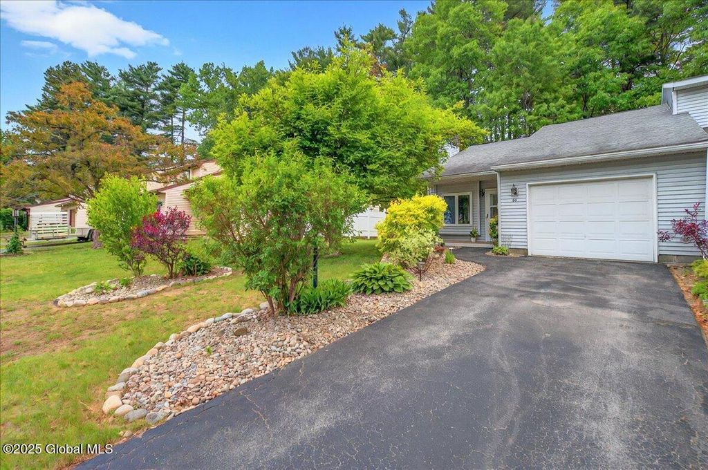 60 Tallow Wood Drive, Clifton Park, NY 12065 - See Est. Value, Schools ...