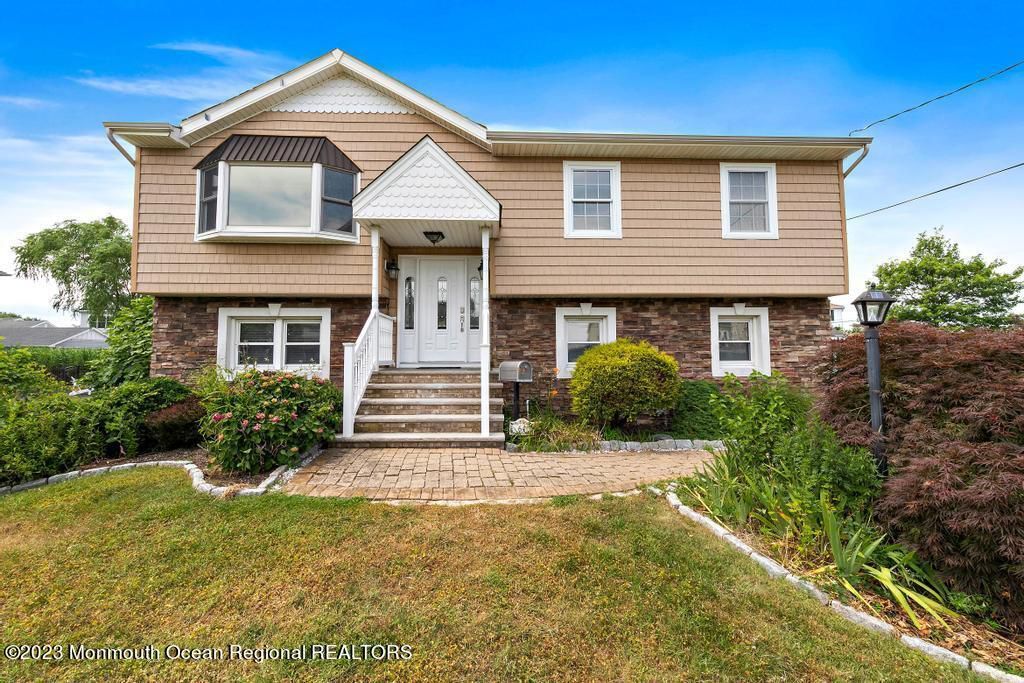 64 Monmouth Pkway, Monmouth Beach, NJ 07750 - See Est. Value, Schools ...