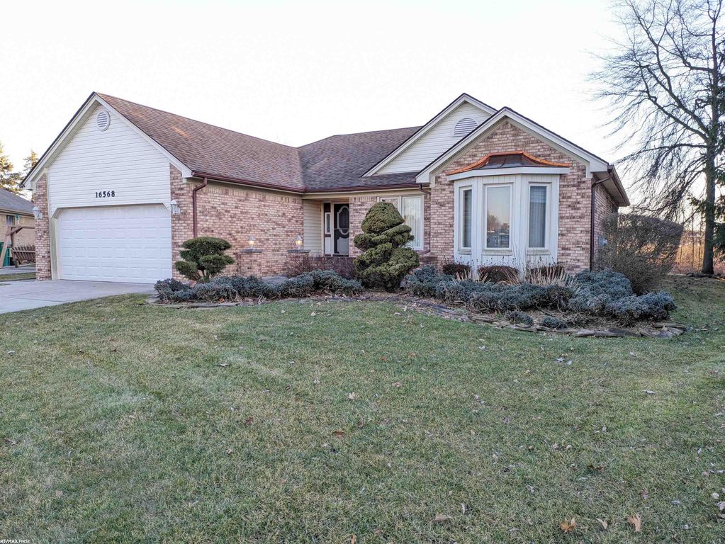 16568 Stephen Dr, Macomb, MI 48042 - See Est. Value, Schools & More
