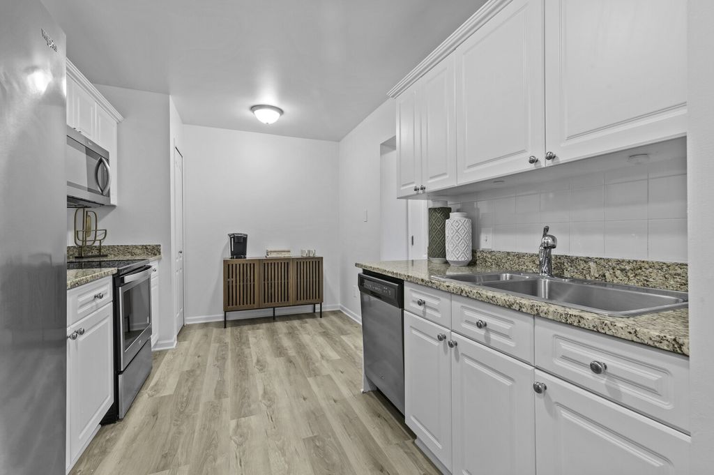 2751 Melcombe Cir #6-307, Troy, MI 48084 | Trulia