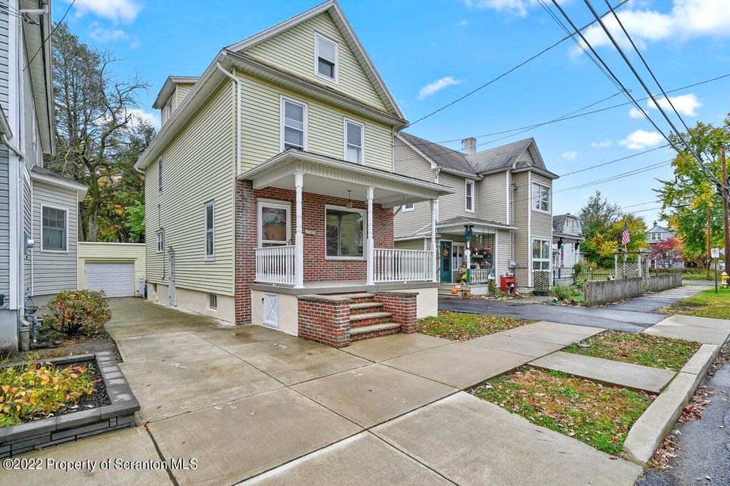 218 New York St, Scranton, PA 18509 - See Est. Value, Schools & More