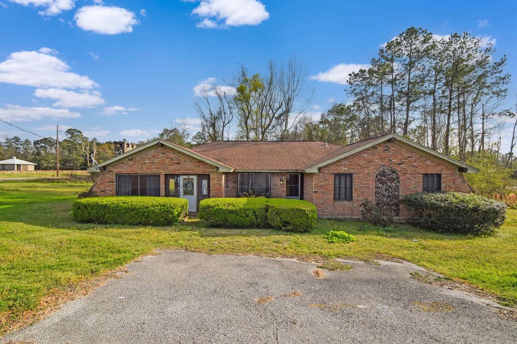 530 E Avenue G, Silsbee, TX 77656 | MLS# 252115 | Trulia