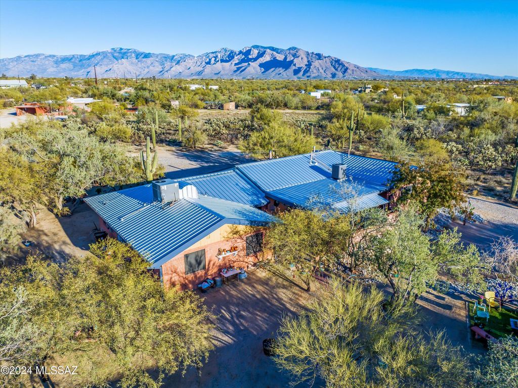 4001 W Lambert Ln, Tucson, AZ 85742 - See Est. Value, Schools & More