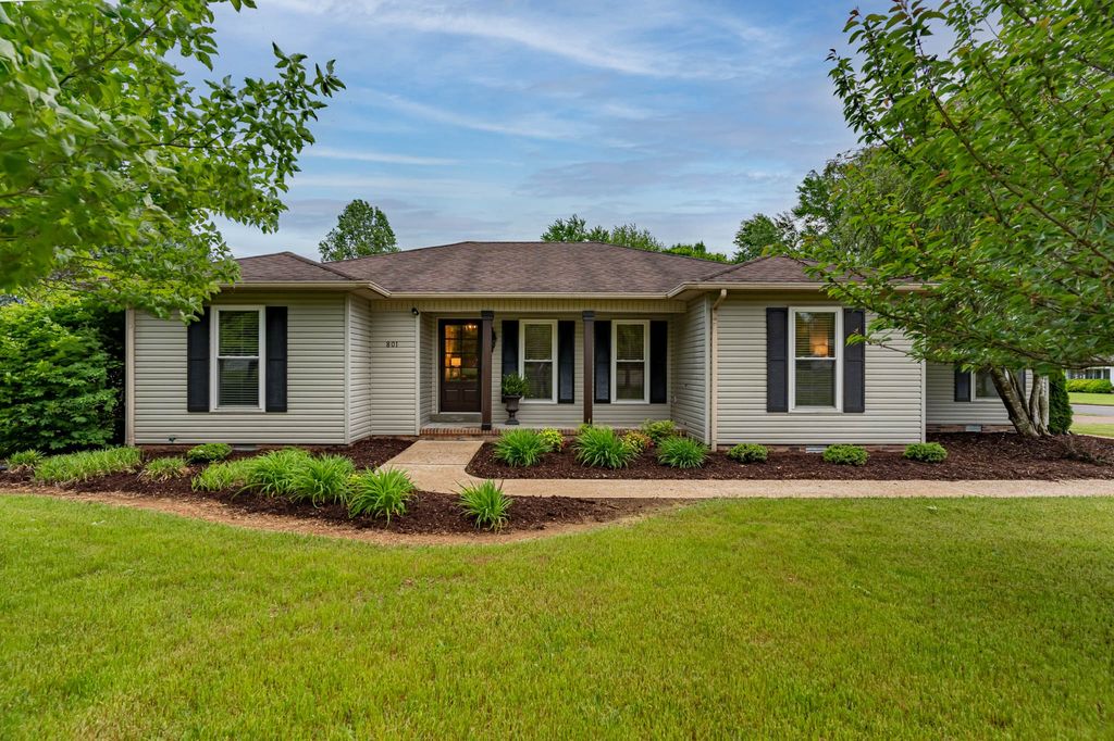 801 Douglas Dr, Lawrenceburg, TN 38464 - See Est. Value, Schools & More