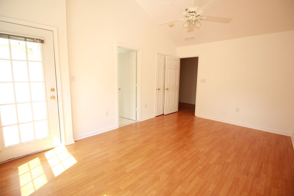 10 Stage Coach Dr, Holmdel, NJ 07733 - See Est. Value, Schools & More