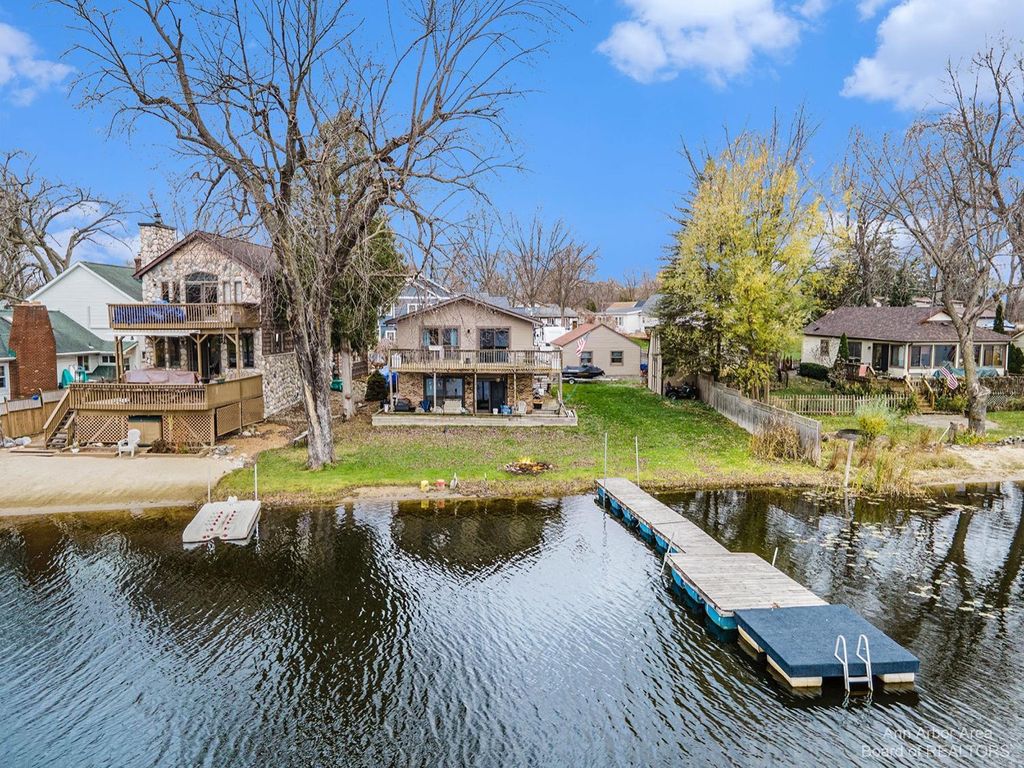 266 Lakeview Dr, Whitmore Lake, MI 48189 - See Est. Value, Schools & More