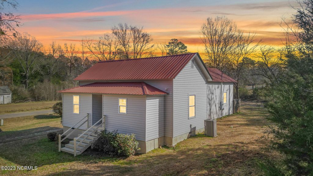 401 Front Street, Vass, NC 28394 - See Est. Value, Schools & More