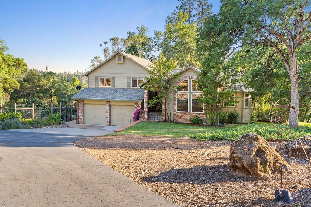 10830 Pekolee Dr, Grass Valley, CA 95949 - See Est. Value, Schools & More