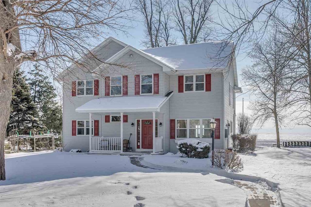 W6537 Firelane #8, Menasha, WI 54952 | Trulia