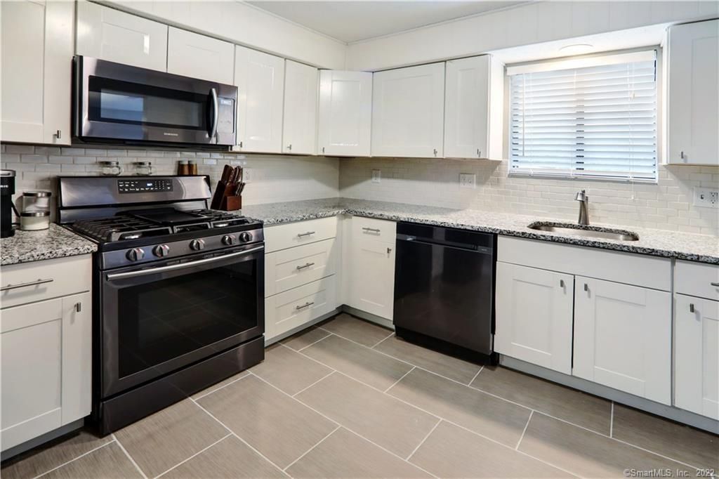 140 Thompson Street #2D, New Haven, CT 06513 - See Est. Value, Schools ...