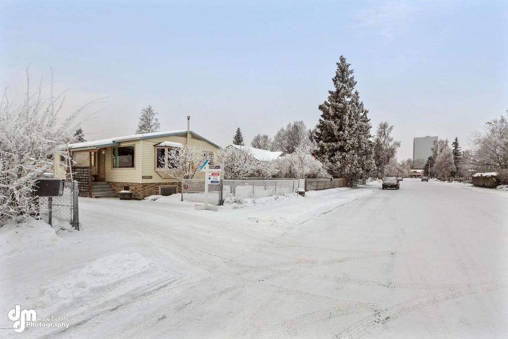 1238 F St, Anchorage, AK 99501 - See Est. Value, Schools & More