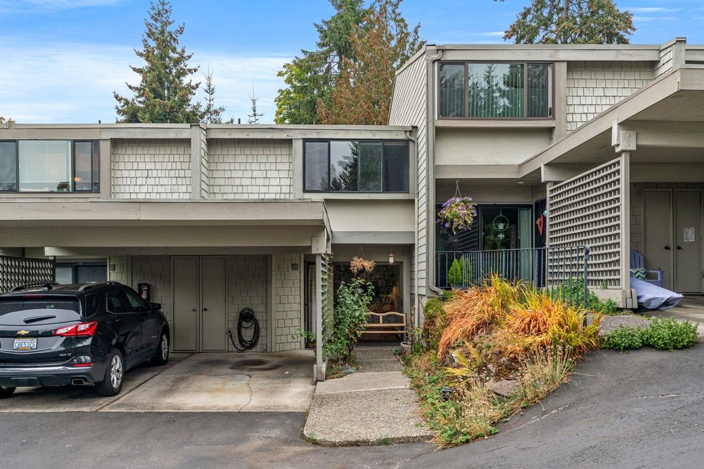 22707 Lakeview Dr #G, Mountlake Terrace, WA 98043 - See Est. Value, Schools & More