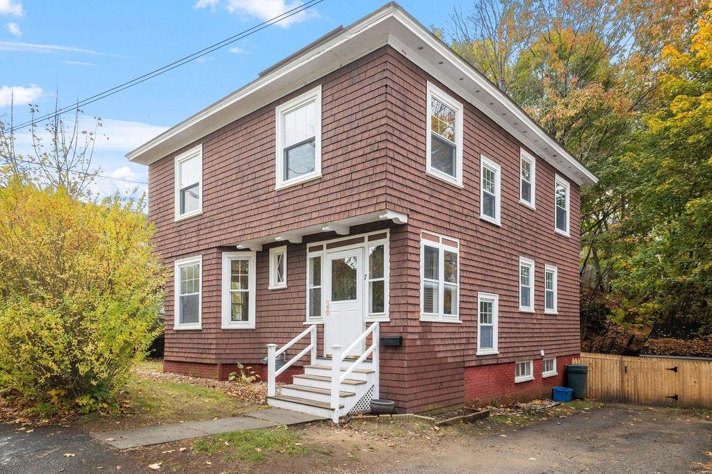 7 Perry Avenue, Concord, NH 03301 - See Est. Value, Schools & More