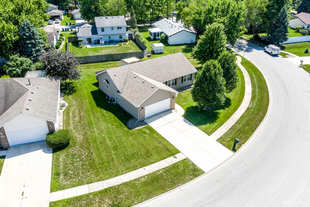 1570 Mid Court Dr, Bourbonnais, IL 60914 | Trulia