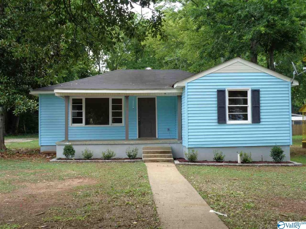 208 8th Ave SW, Decatur, AL 35601 - See Est. Value, Schools & More