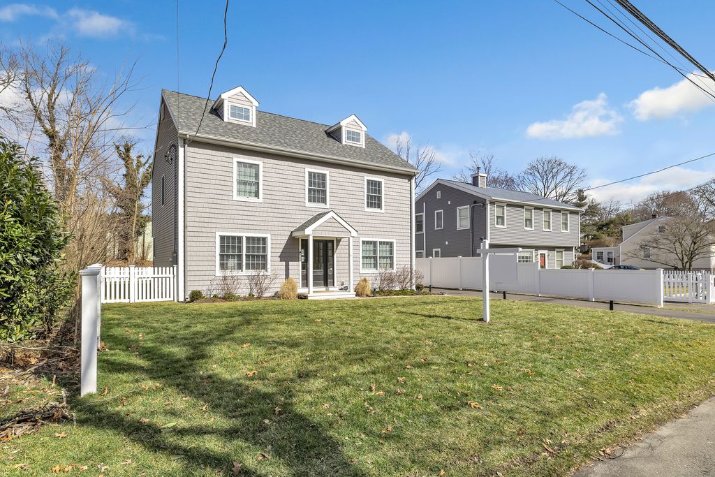 31 Maple St, Darien, CT 06820 | MLS# 24000193 | Trulia