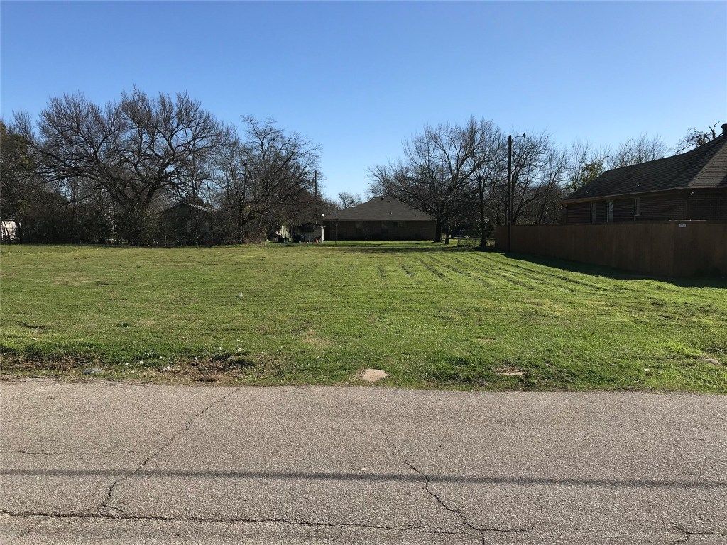 1011 S Medora St, Terrell, TX 75160 | Trulia