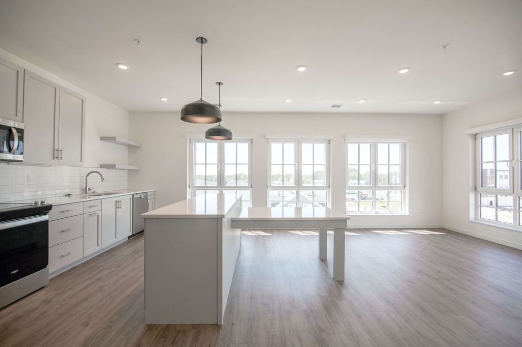 2930 Baltimore Dr #212, Bismarck, ND 58504 - See Est. Value, Schools & More