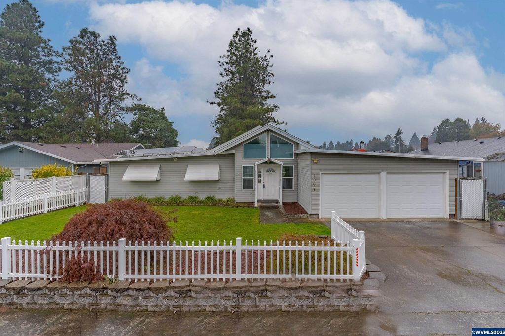1067 Munkers Ct SE, Salem, OR 97317 - See Est. Value, Schools & More