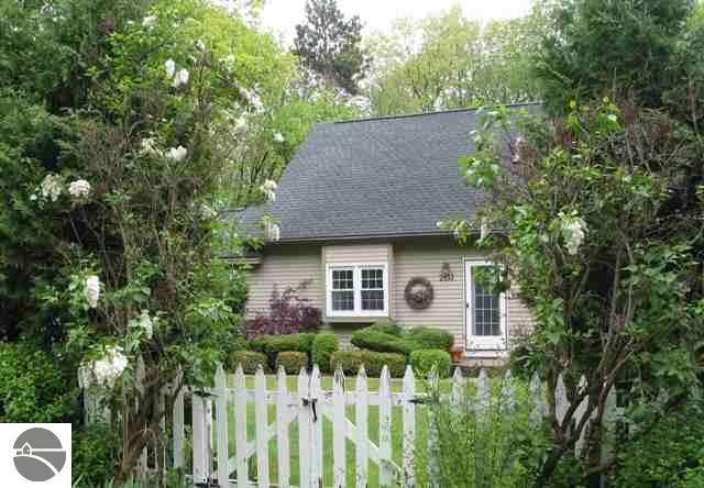 2103 E Timberlane Dr, Traverse City, MI 49686 - See Est. Value, Schools ...