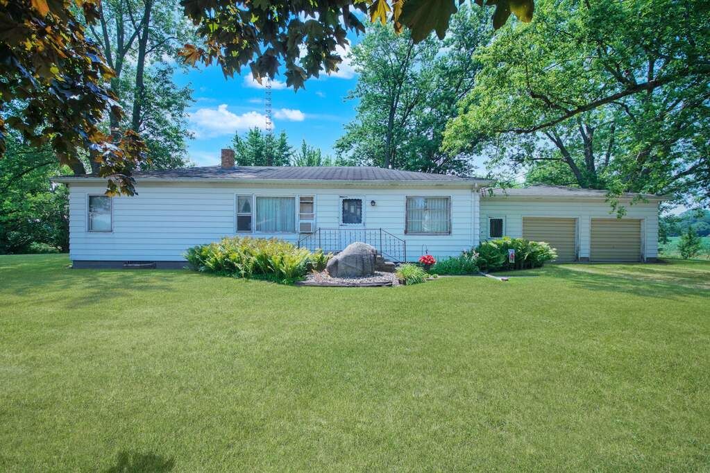 4594 M 139, Saint Joseph, MI 49085 - See Est. Value, Schools & More