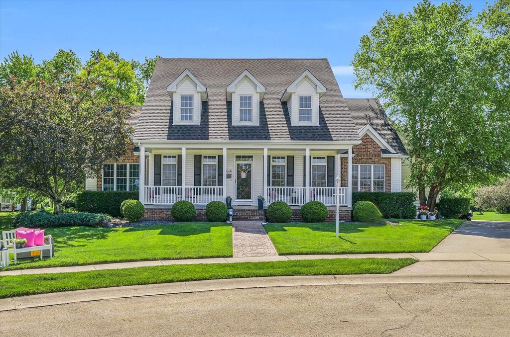 1504 Beaver Lake Dr, Mahomet, IL 61853 - See Est. Value, Schools & More