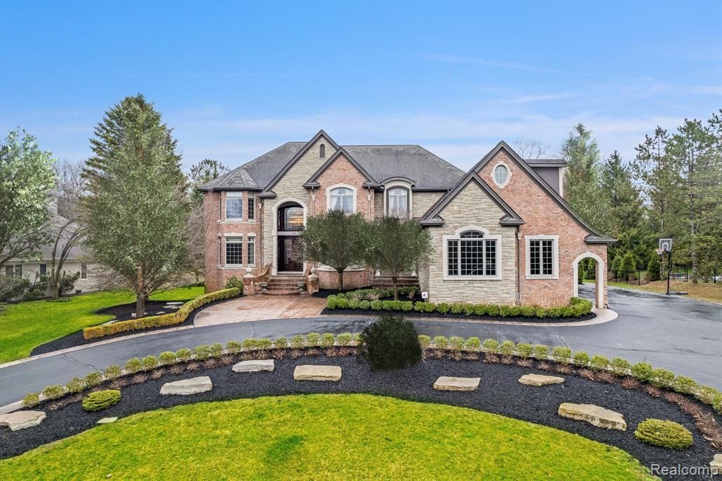 18198 Shelley Pond Ct, Northville, MI 48168 | MLS# 20240021199 | Trulia