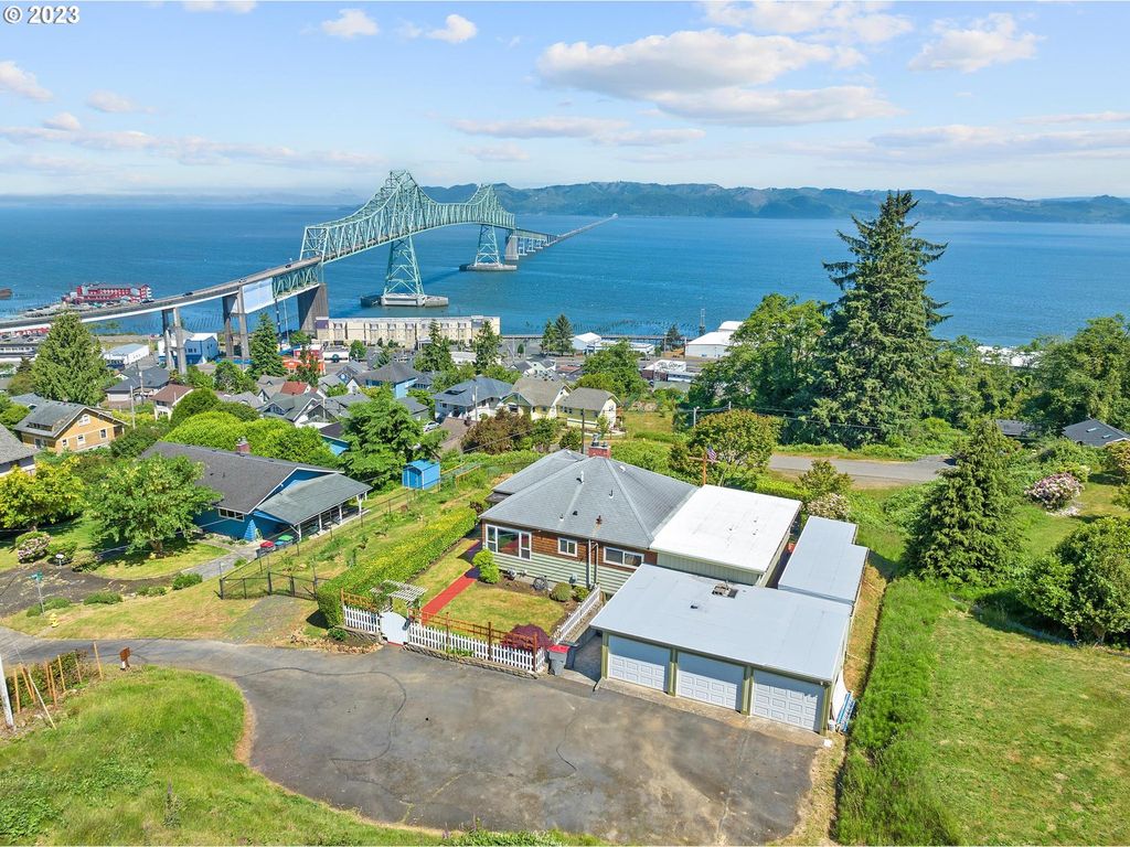 100 W Franklin Ave, Astoria, OR 97103 - See Est. Value, Schools & More