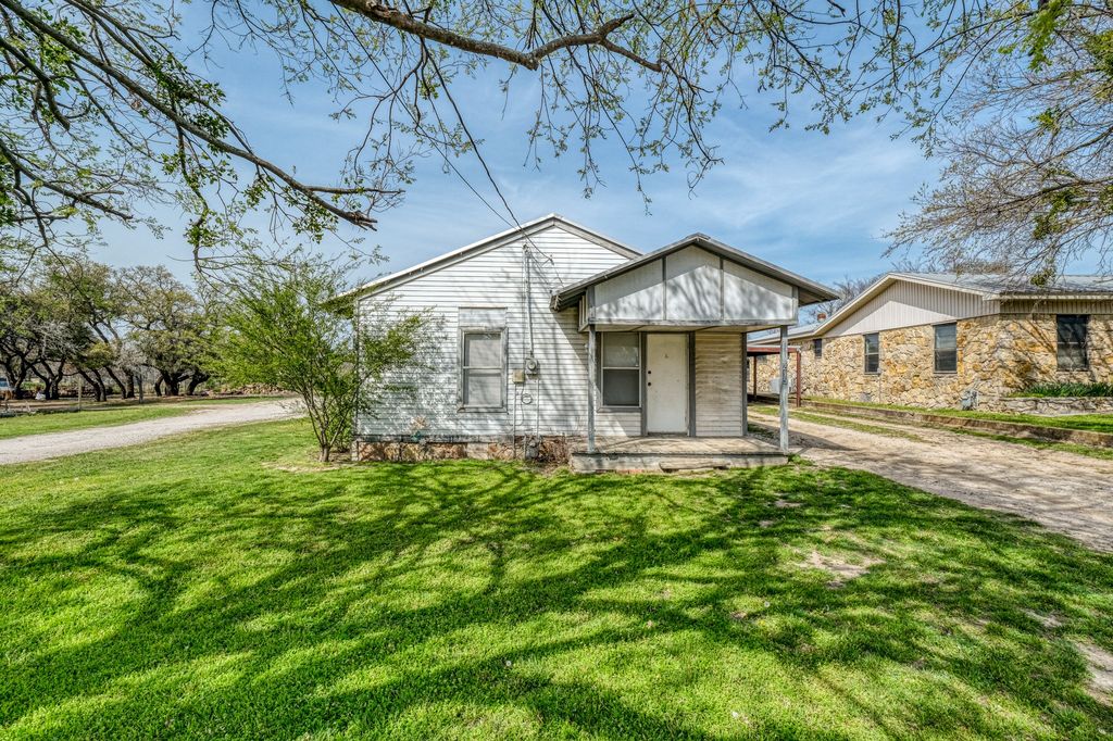 215 E 7th St, Weatherford, TX 76086 | Trulia