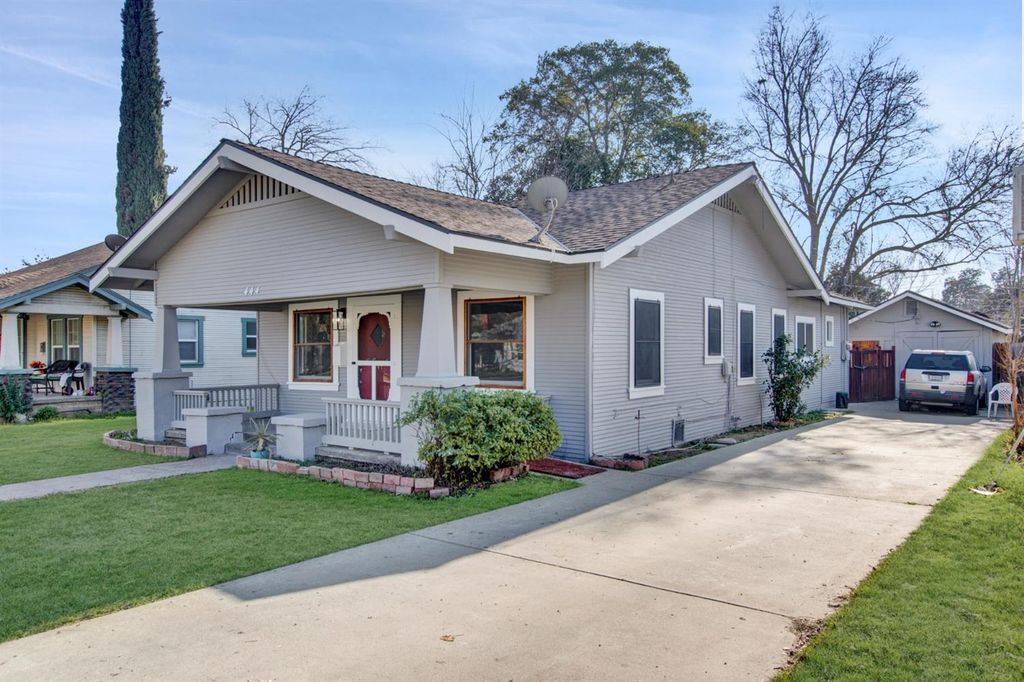 444 W 26th St, Merced, CA 95340 - See Est. Value, Schools & More