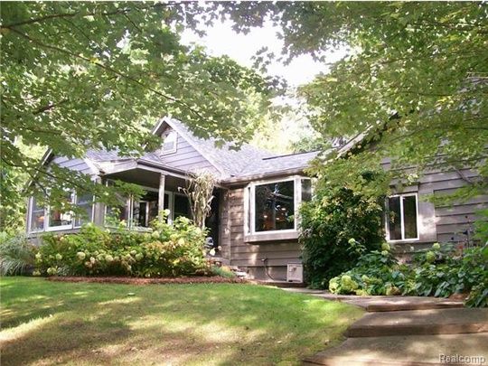 10180 Reese Rd, Clarkston, MI 48348 - See Est. Value, Schools & More